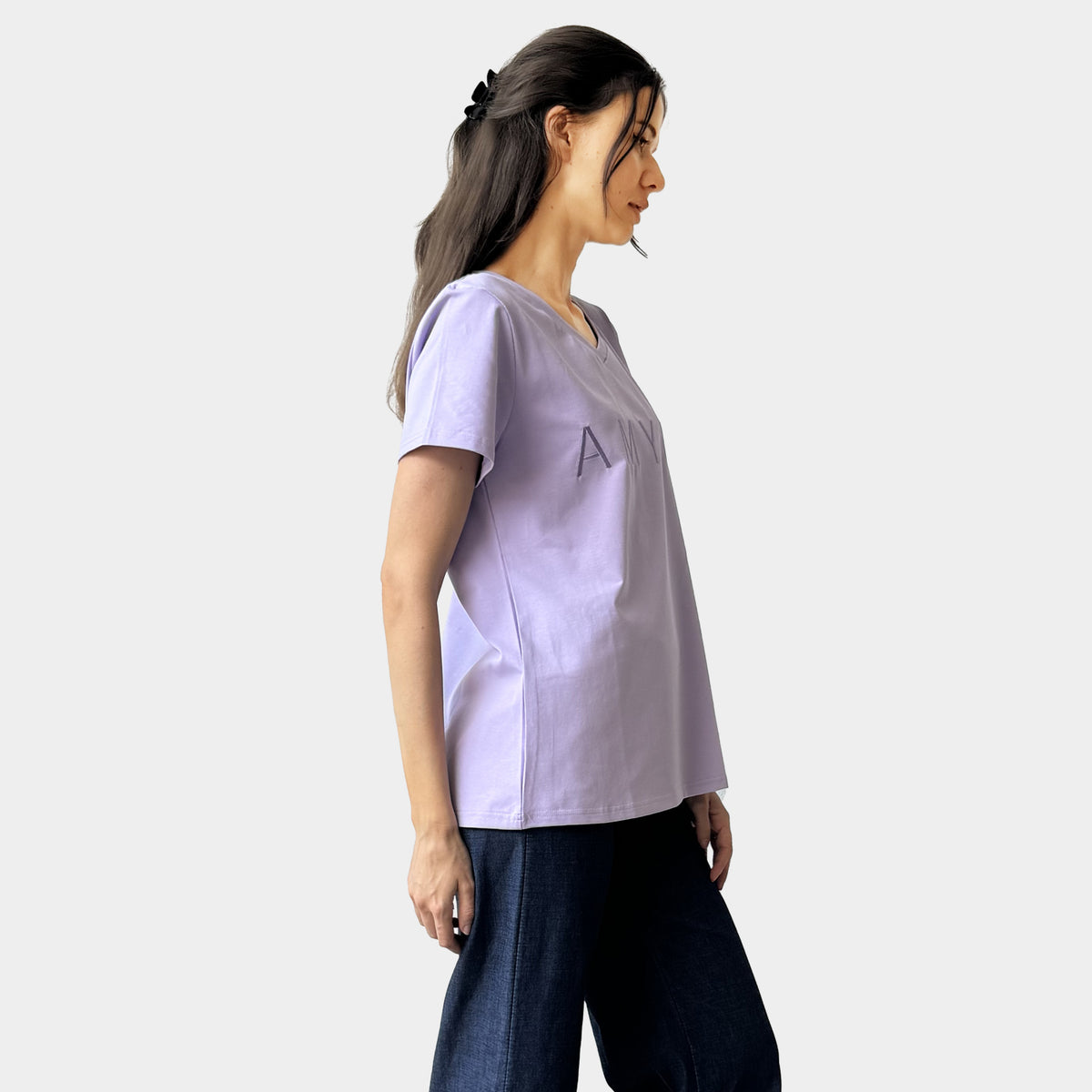 AM023043 EMBROIDERY LETTERS V NECK TEE – Amyic