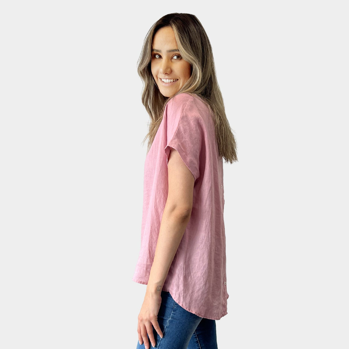 AM02415 BACK BUTTON TRIM 100%LINEN TOP – Amyic